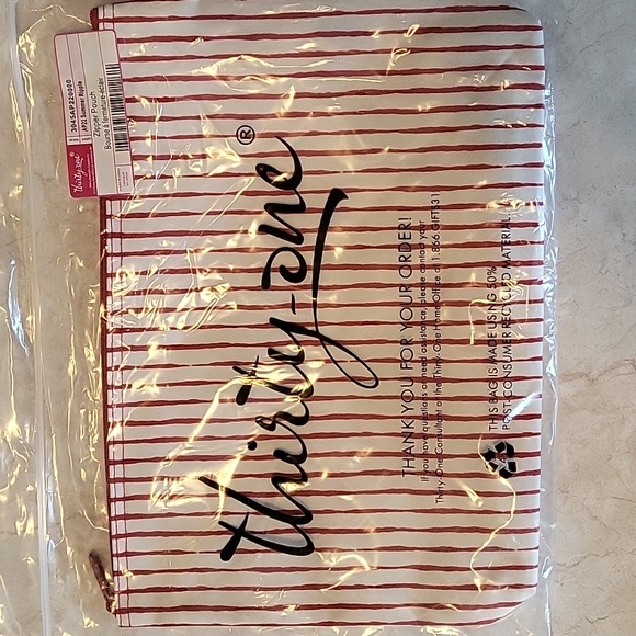thirty-one | Bags | Thirtyone Zippered Pouch | Poshmark